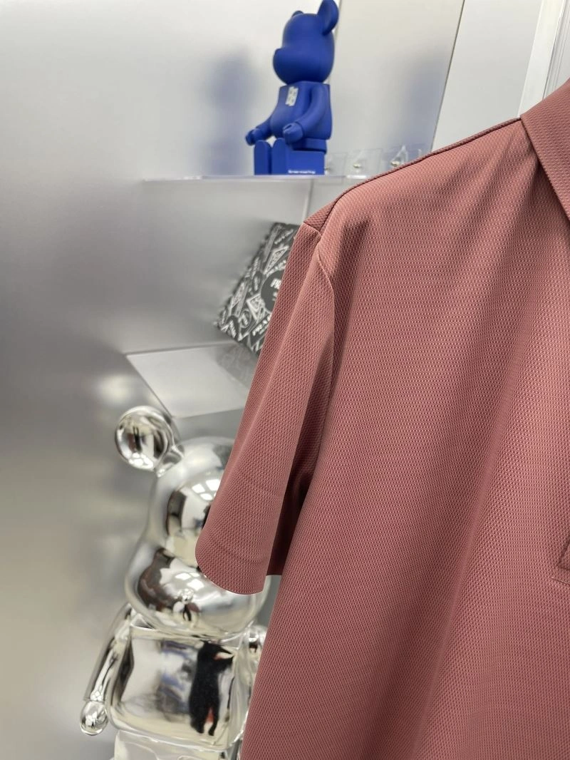 Indistinguishable Gucci T-Shirts