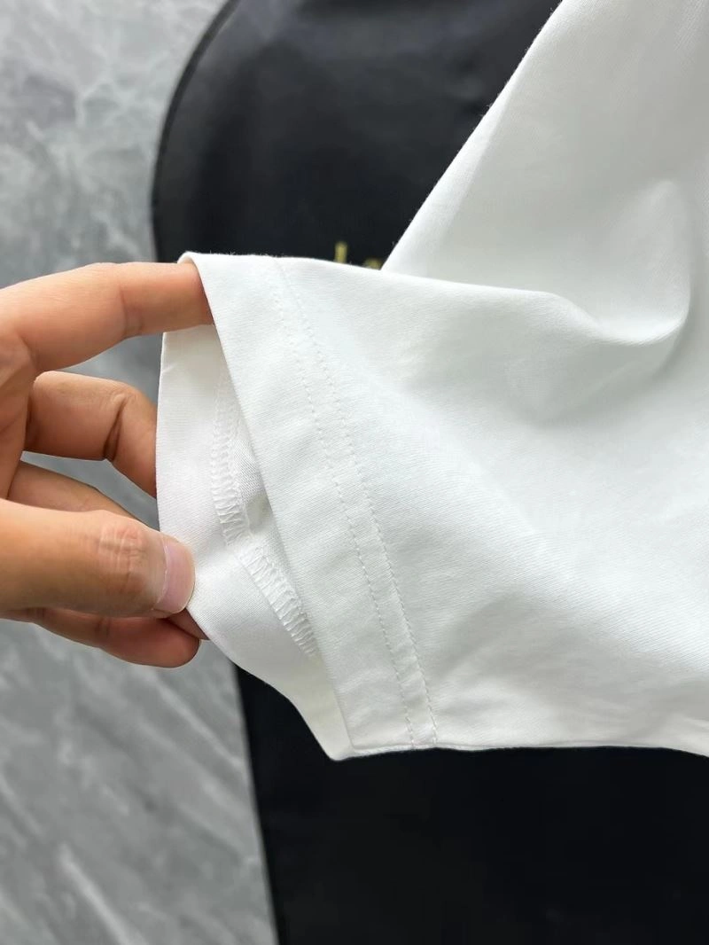 Top match Gucci T-Shirts