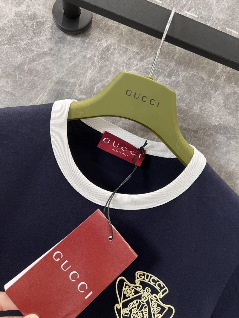 Accurate model Gucci T-Shirts