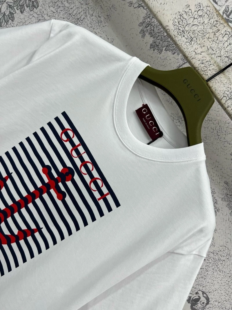Top mirror Gucci T-Shirts