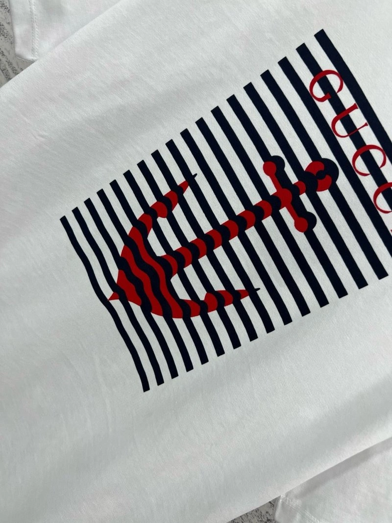 Top mirror Gucci T-Shirts