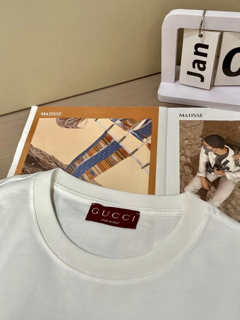 Accurate model Gucci T-Shirts