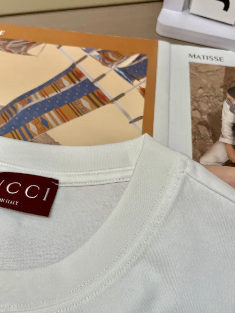 Accurate model Gucci T-Shirts