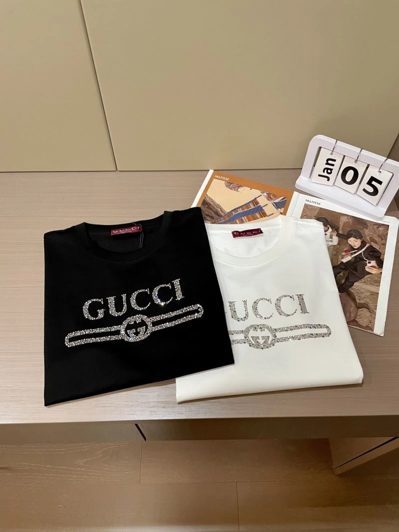Accurate model Gucci T-Shirts