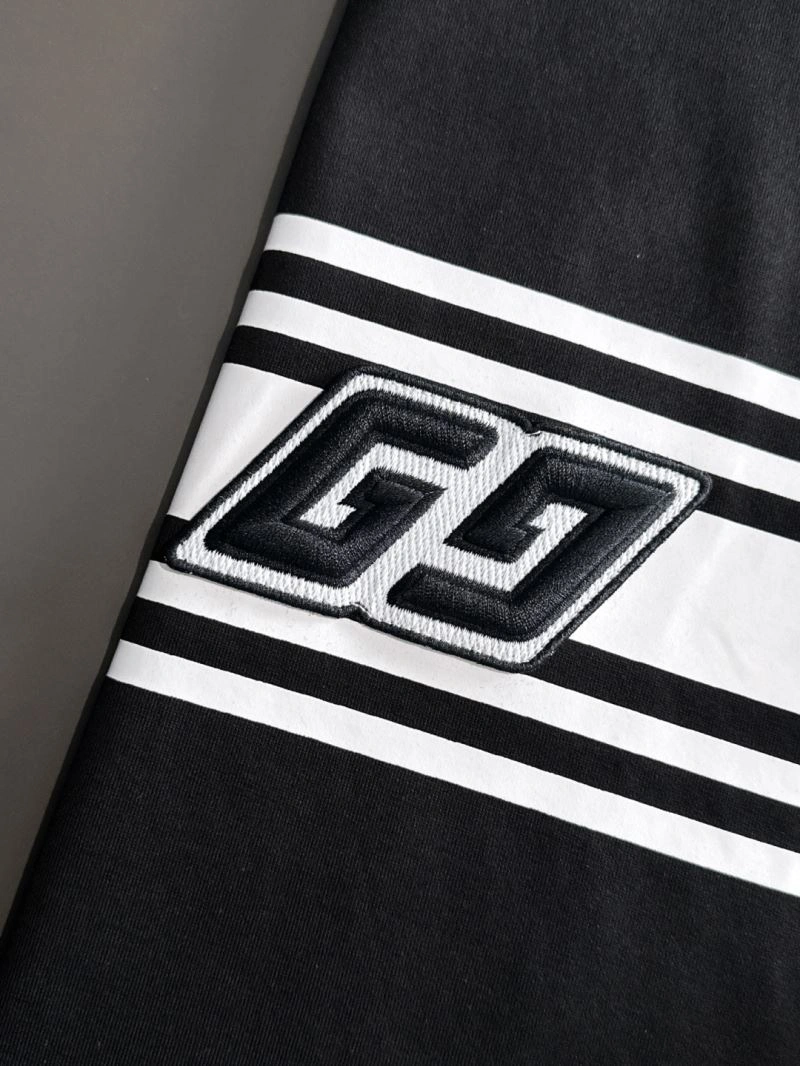 Indistinguishable Gucci T-Shirts