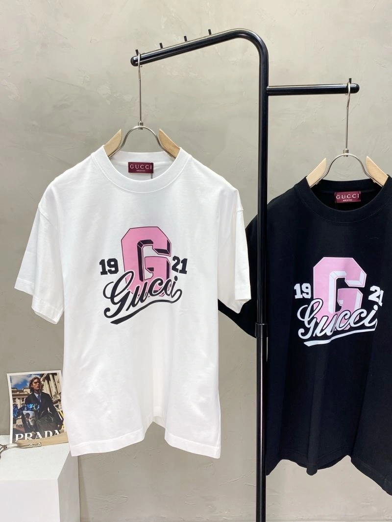 Accurate model Gucci T-Shirts