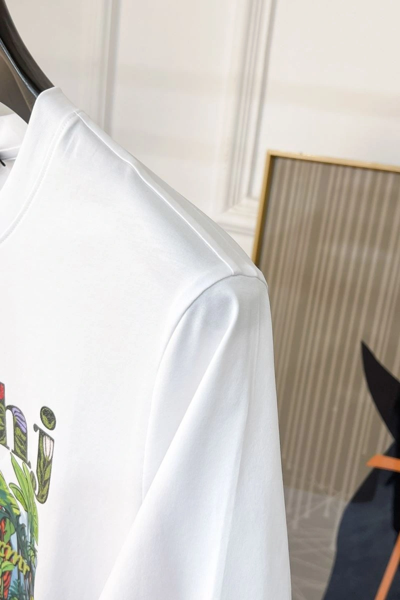 Indistinguishable Gucci T-Shirts