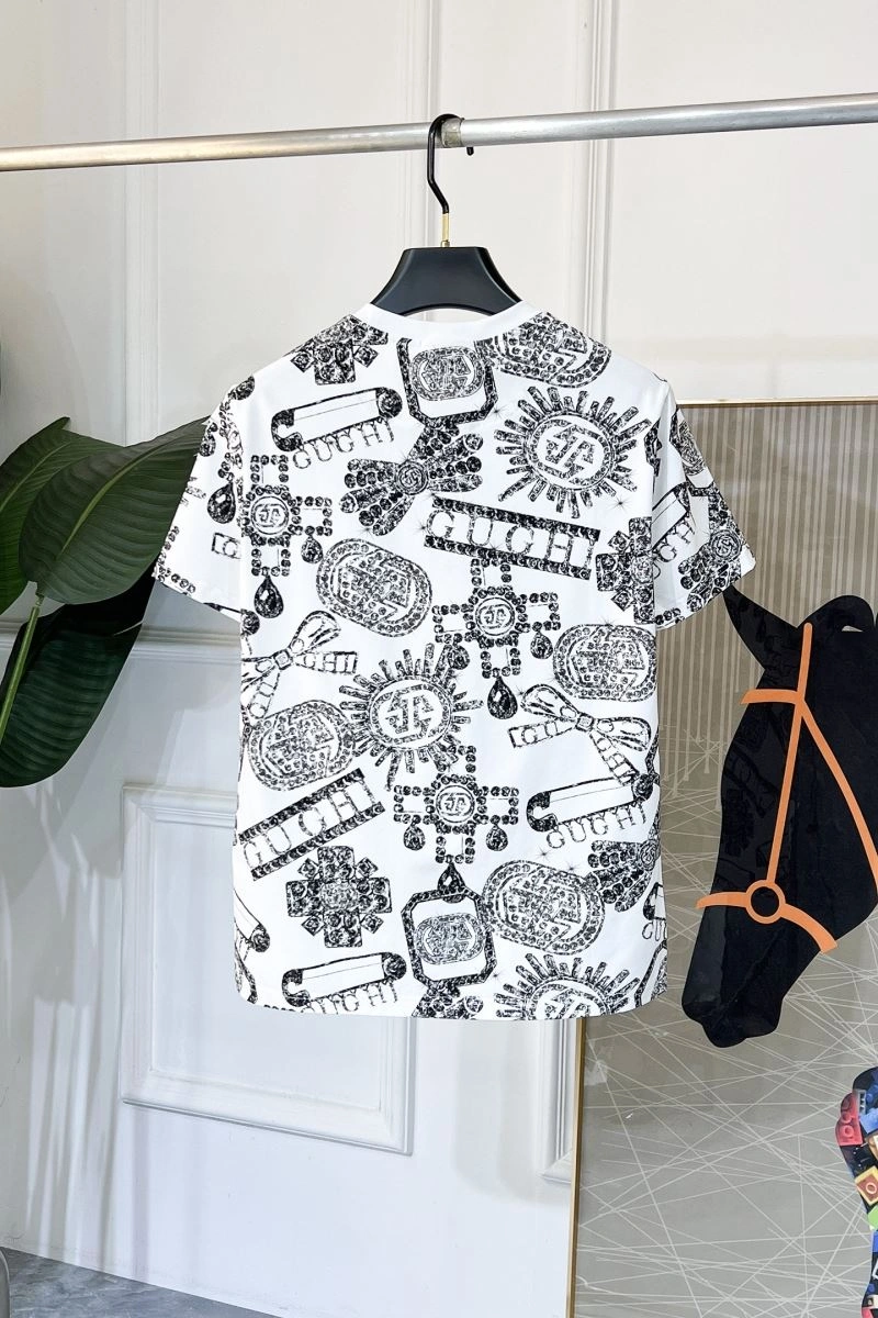 Indistinguishable Gucci T-Shirts