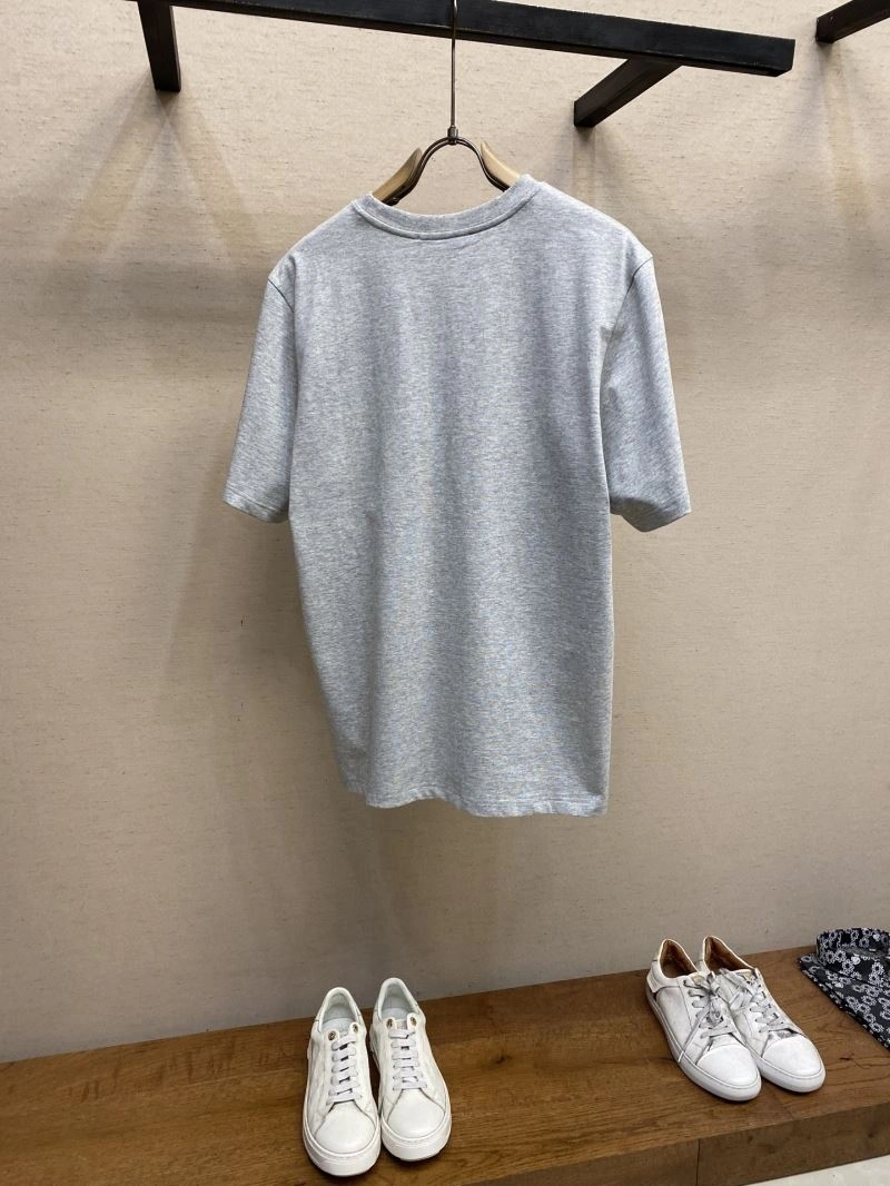 Indistinguishable Gucci T-Shirts