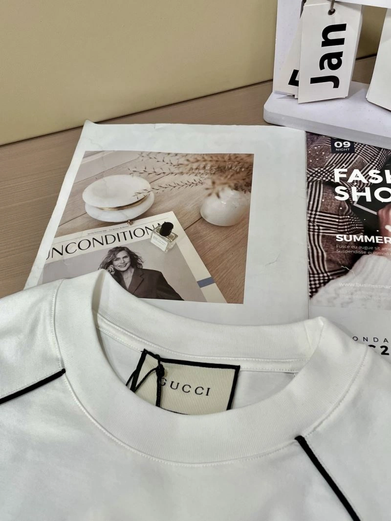 Top mirror Gucci T-Shirts