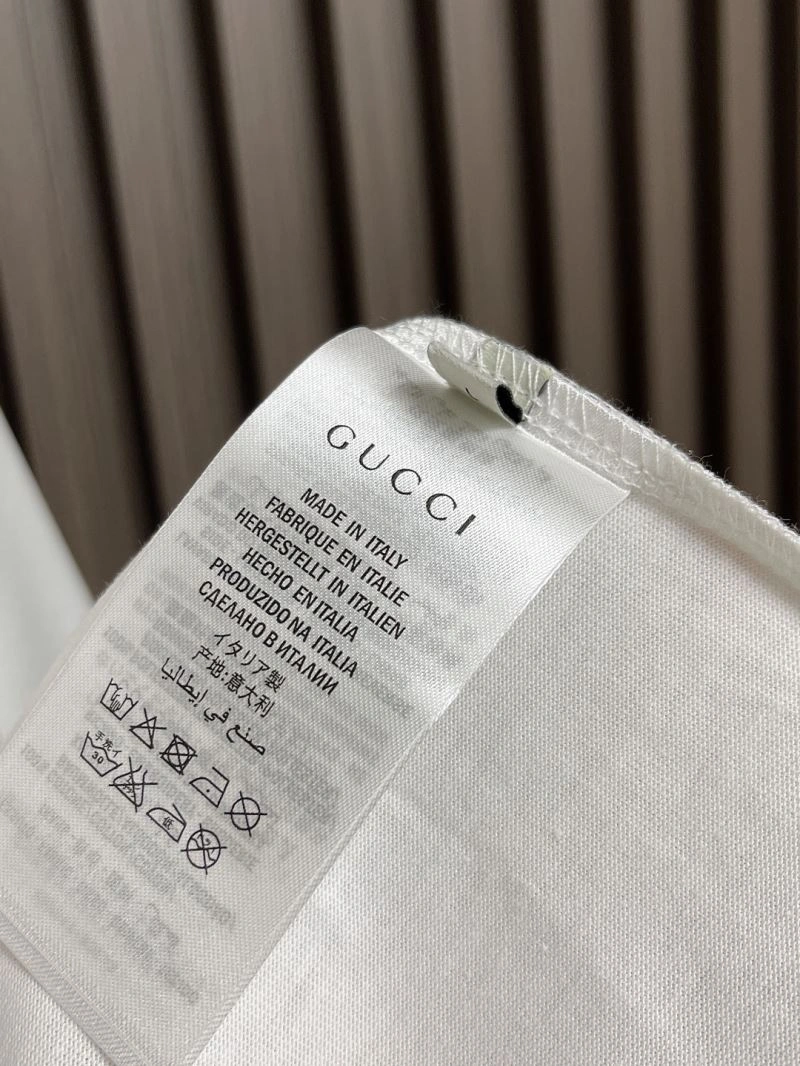 Accurate model Gucci T-Shirts
