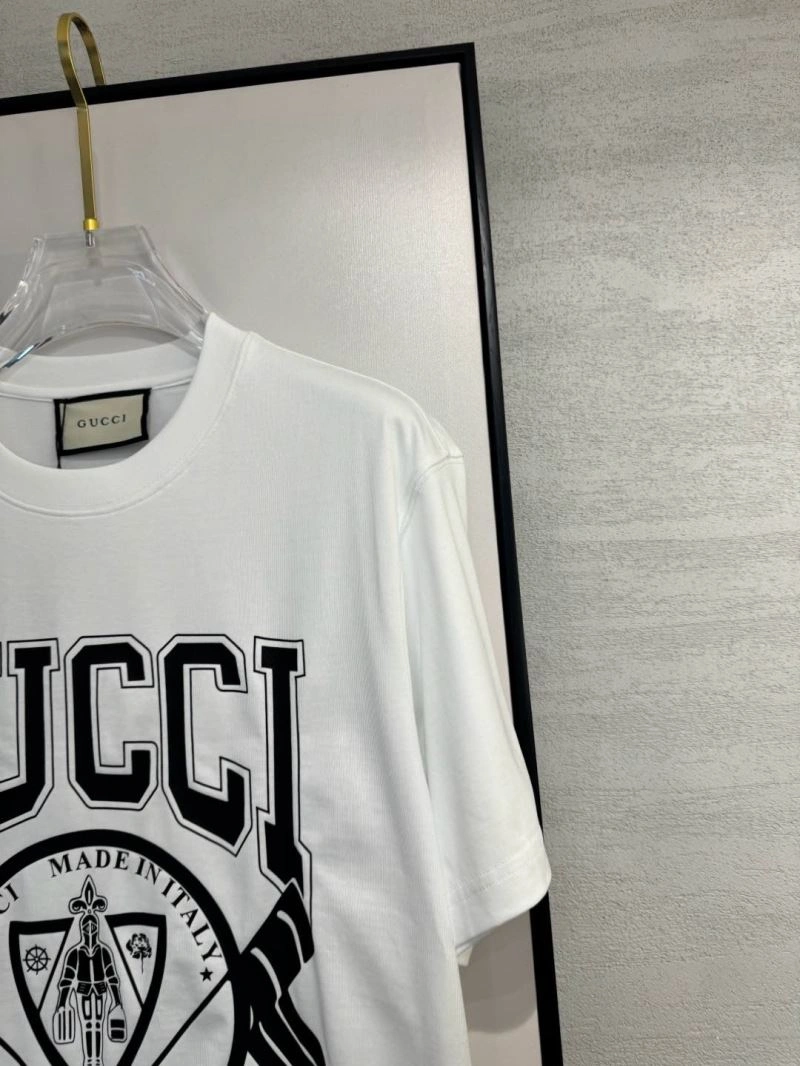 Top match Gucci T-Shirts