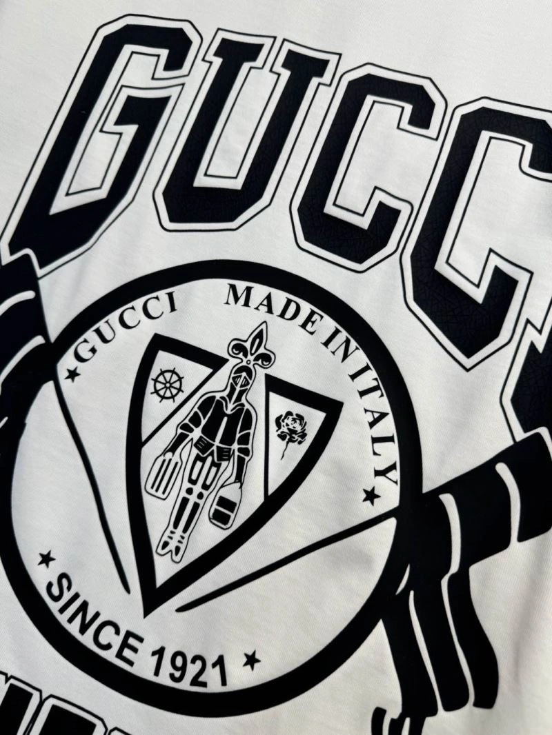 Top match Gucci T-Shirts