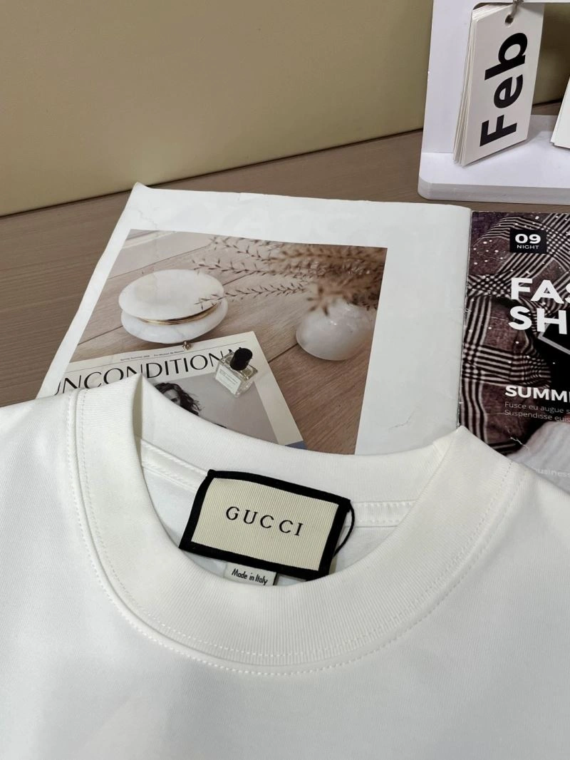 Accurate model Gucci T-Shirts