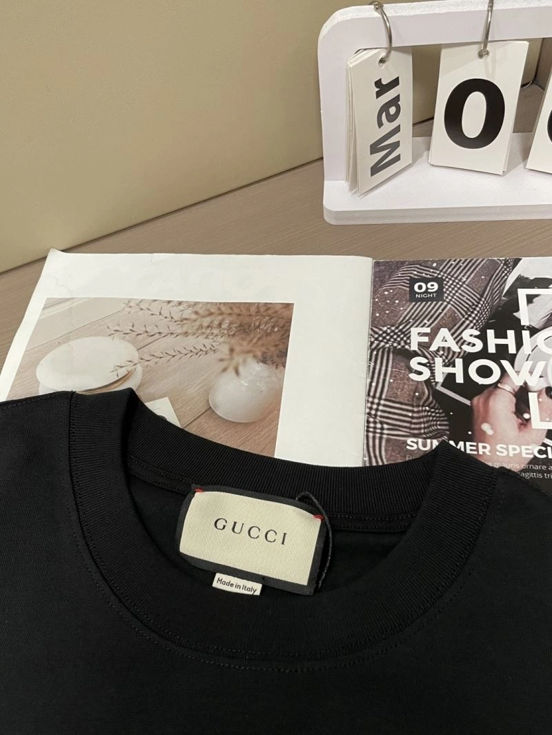 Accurate model Gucci T-Shirts