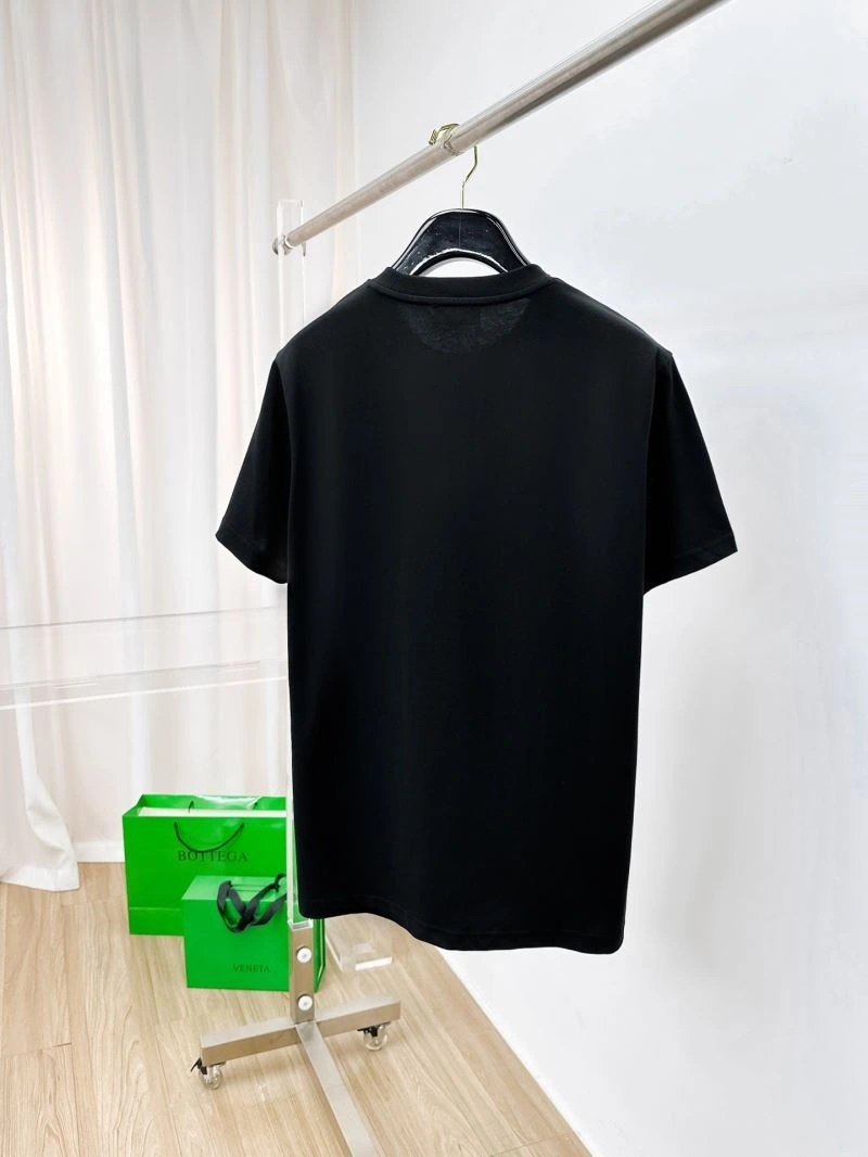 Indistinguishable Gucci T-Shirts