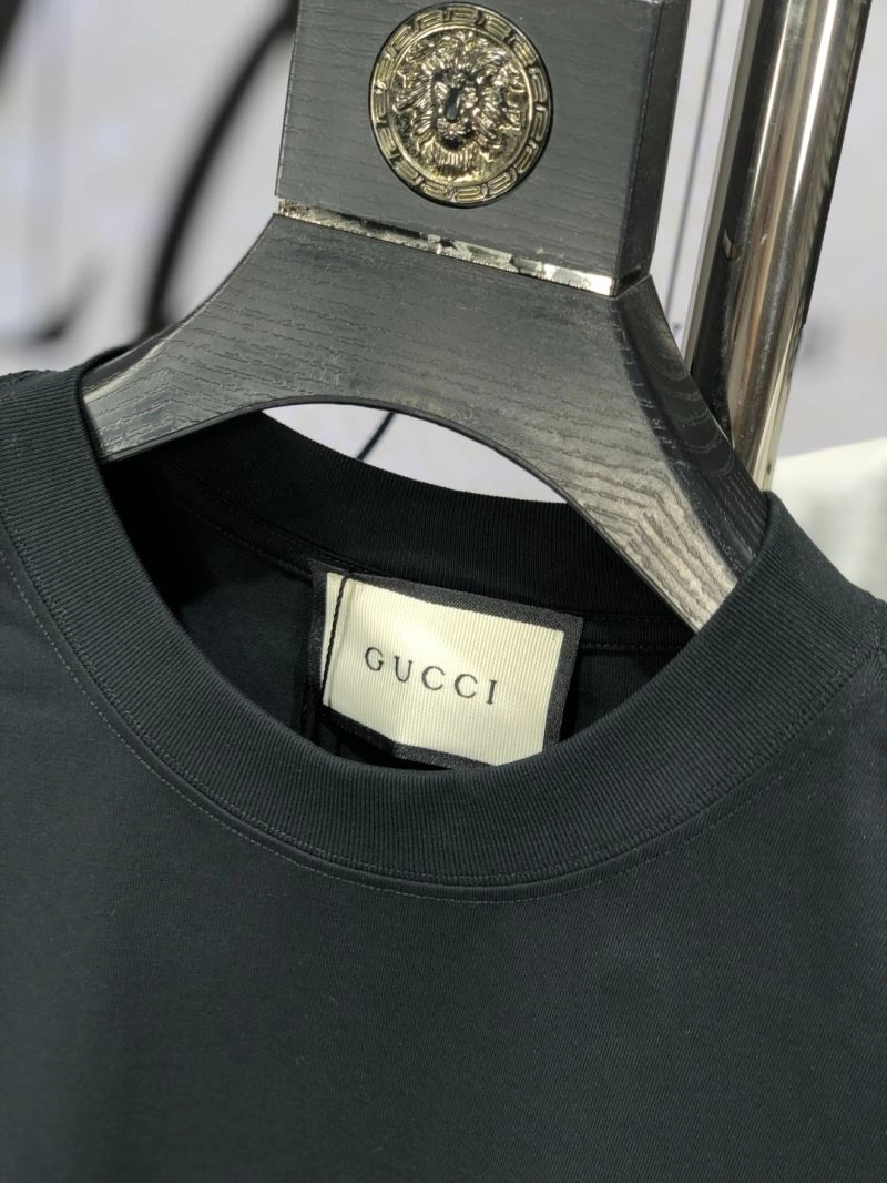 Accurate model Gucci T-Shirts