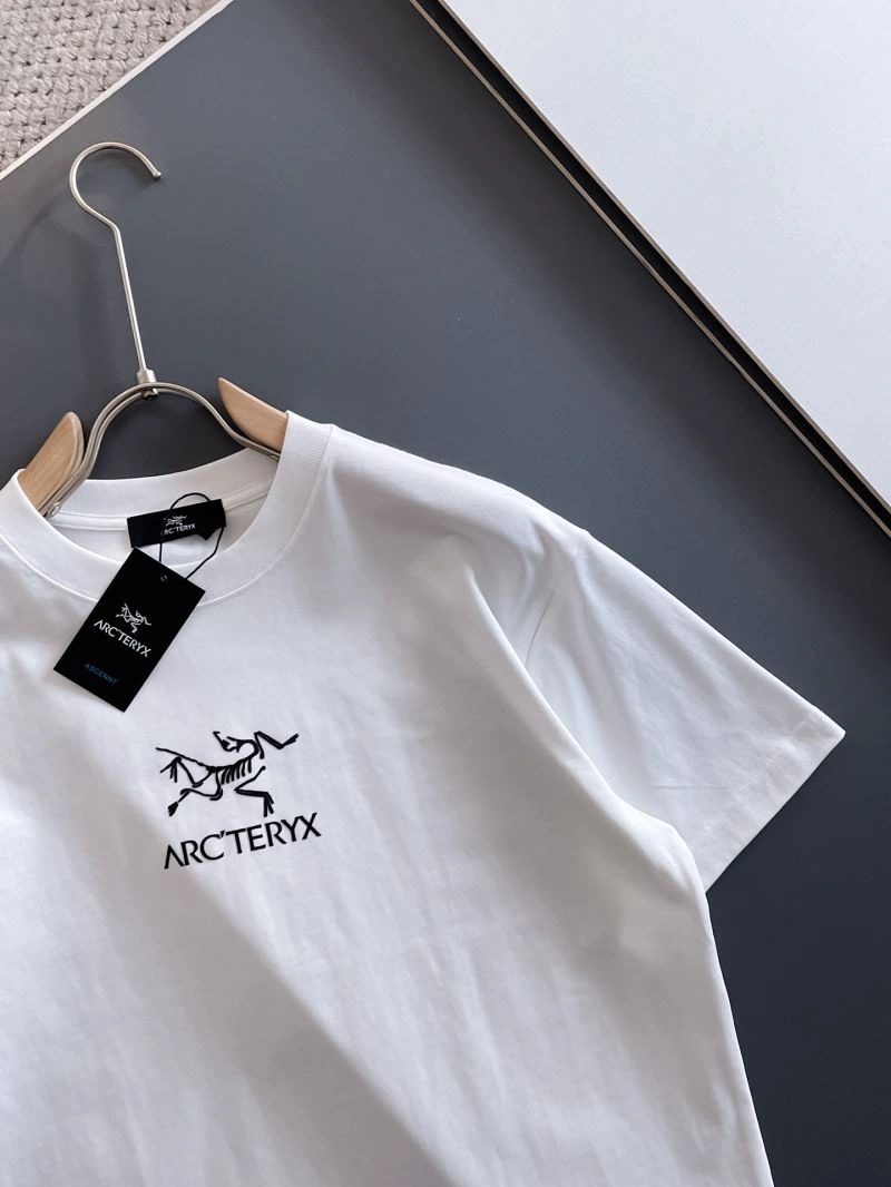 Indistinguishable Gucci T-Shirts