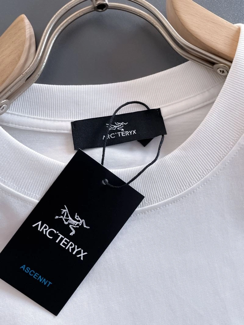 Indistinguishable Gucci T-Shirts