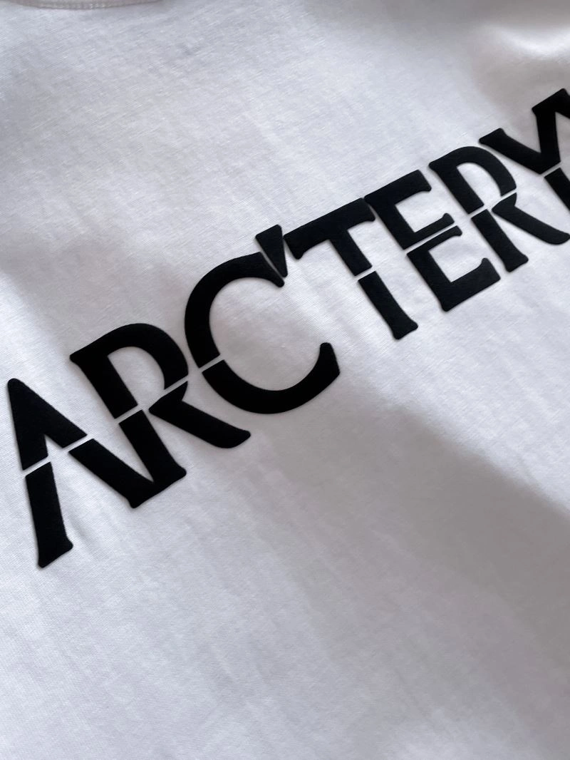 Indistinguishable Gucci T-Shirts