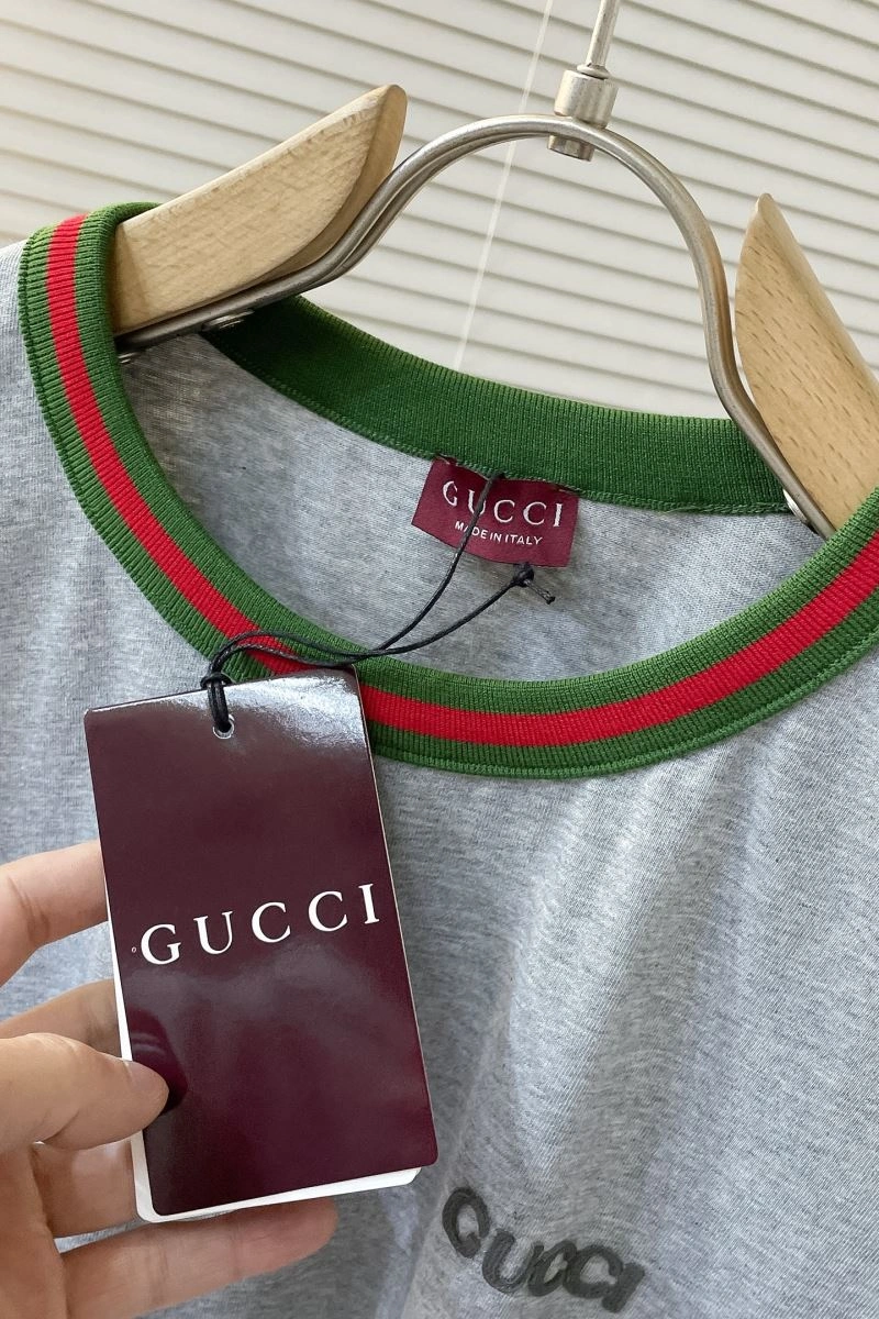 Accurate model Gucci T-Shirts