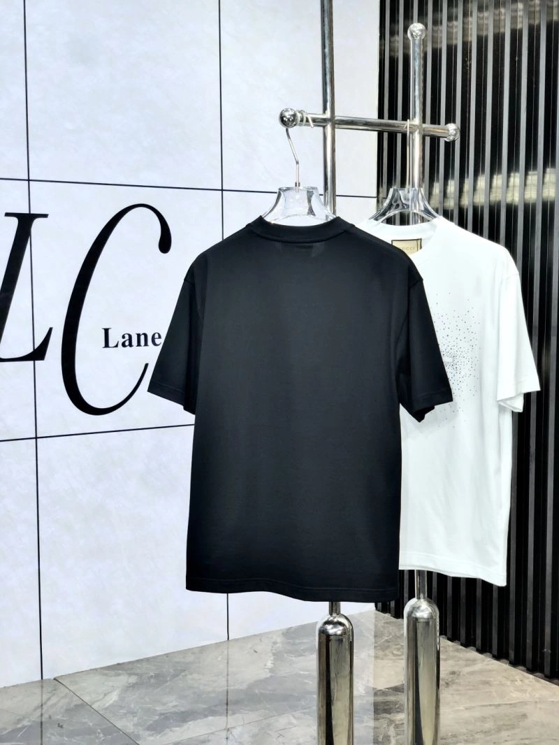Indistinguishable Gucci T-Shirts