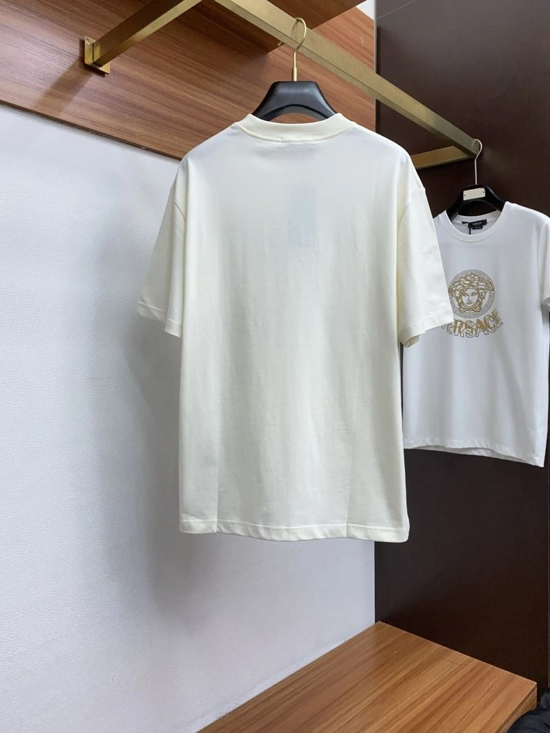 Top match Gucci T-Shirts