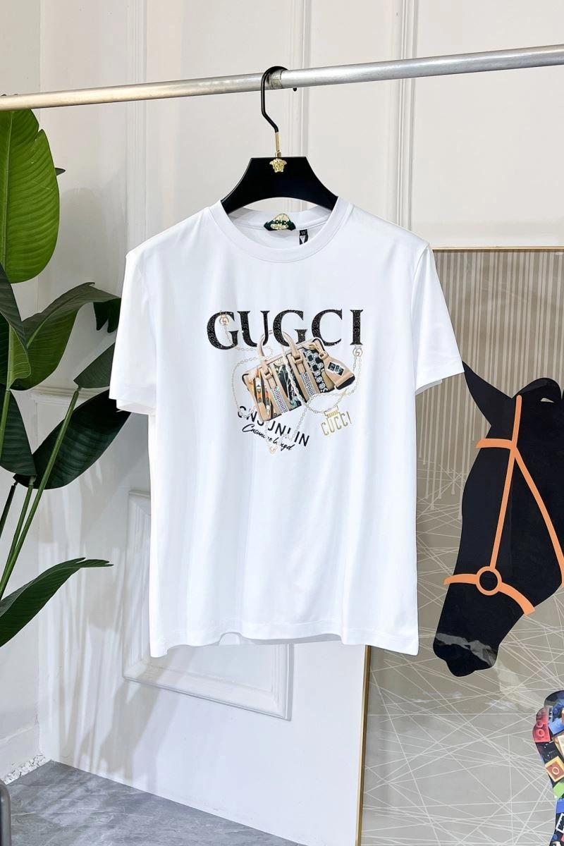 Top match Gucci T-Shirts