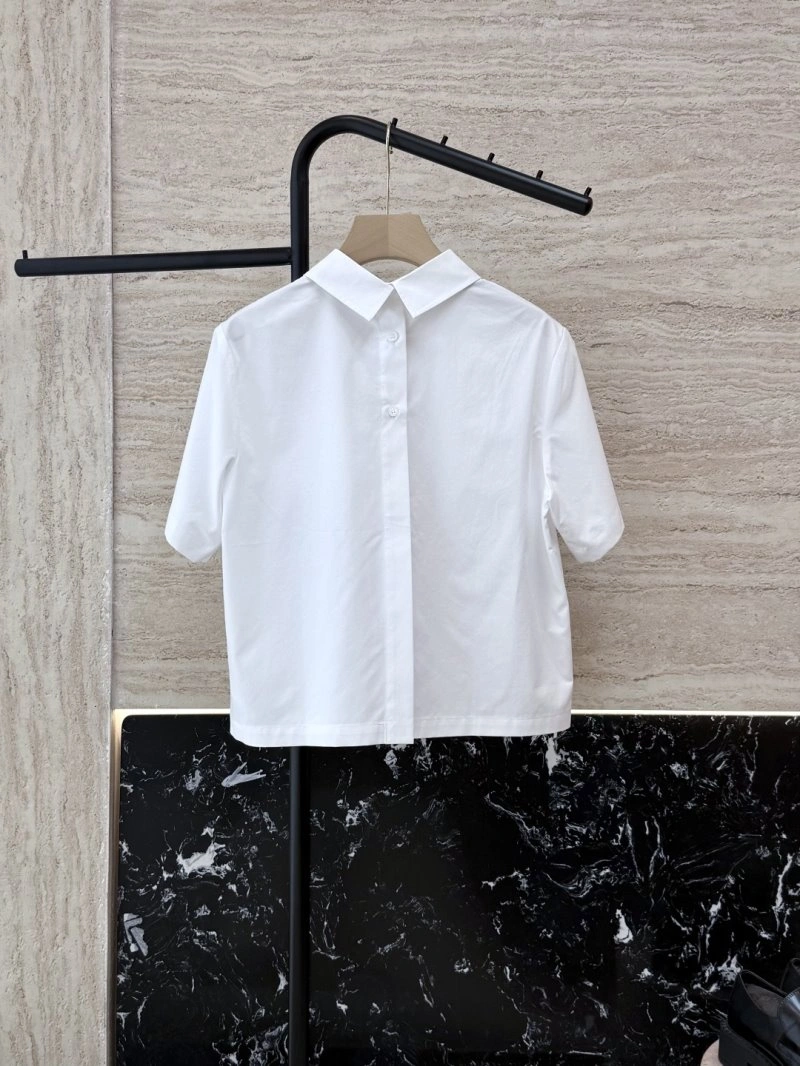 Indistinguishable Gucci T-Shirts
