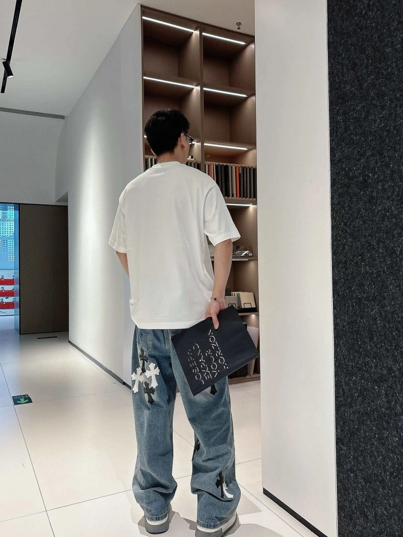Indistinguishable Gucci T-Shirts
