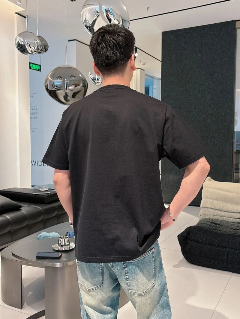 Value-priced Gucci T-Shirts