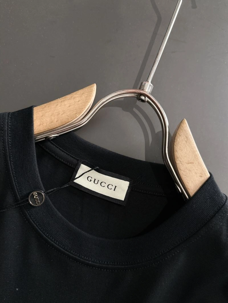 Top mirror Gucci T-Shirts