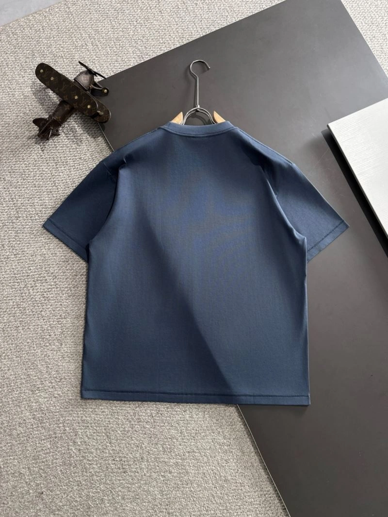 Value-priced Gucci T-Shirts