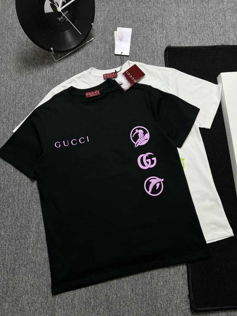 Top match Gucci T-Shirts
