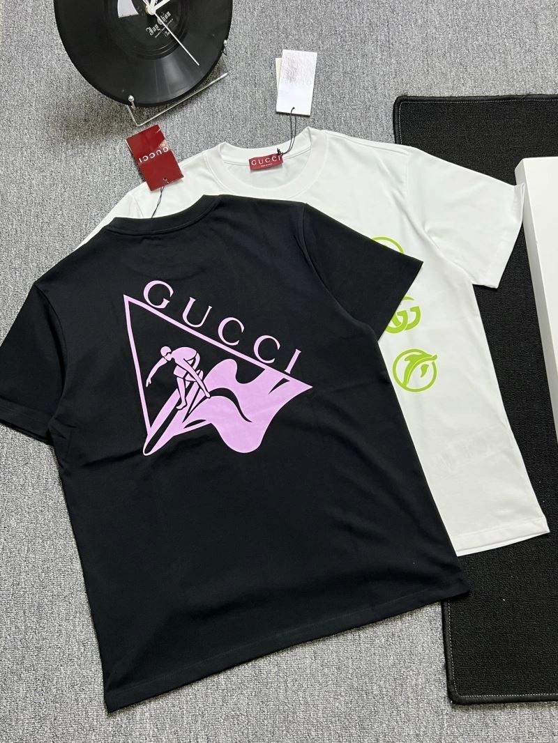 Top match Gucci T-Shirts