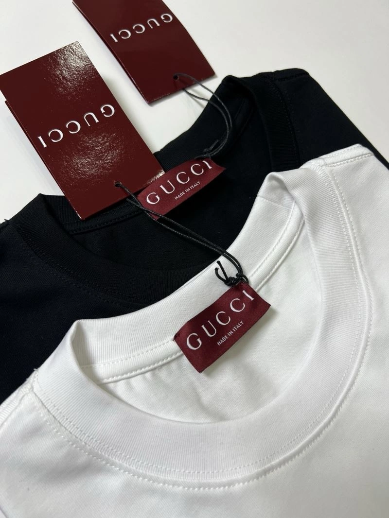 Top match Gucci T-Shirts