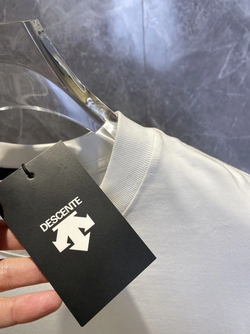 Accurate model Gucci T-Shirts