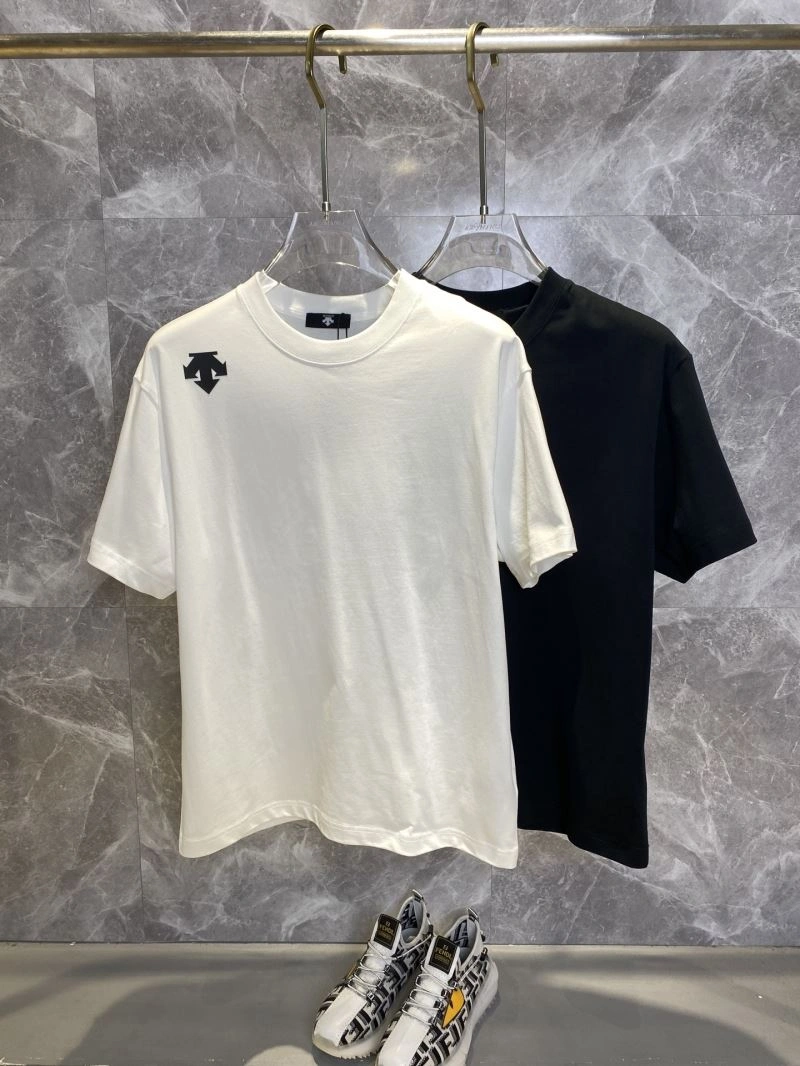Accurate model Gucci T-Shirts