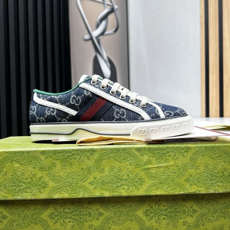 Brand-authenticated Gucci Tennis 1977