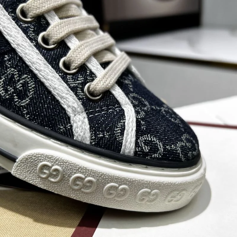 Brand-authenticated Gucci Tennis 1977