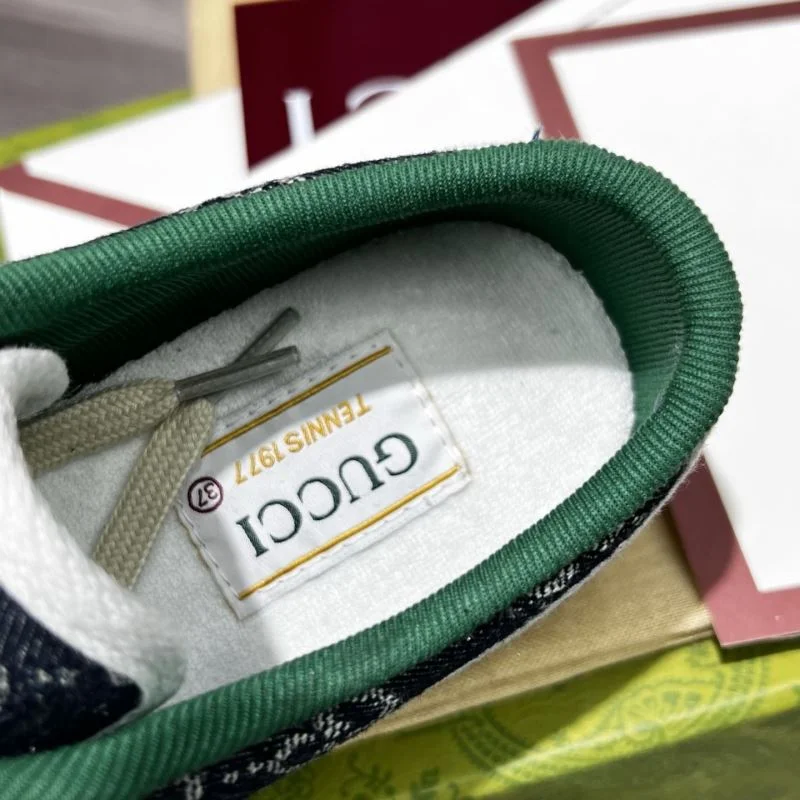 Brand-authenticated Gucci Tennis 1977