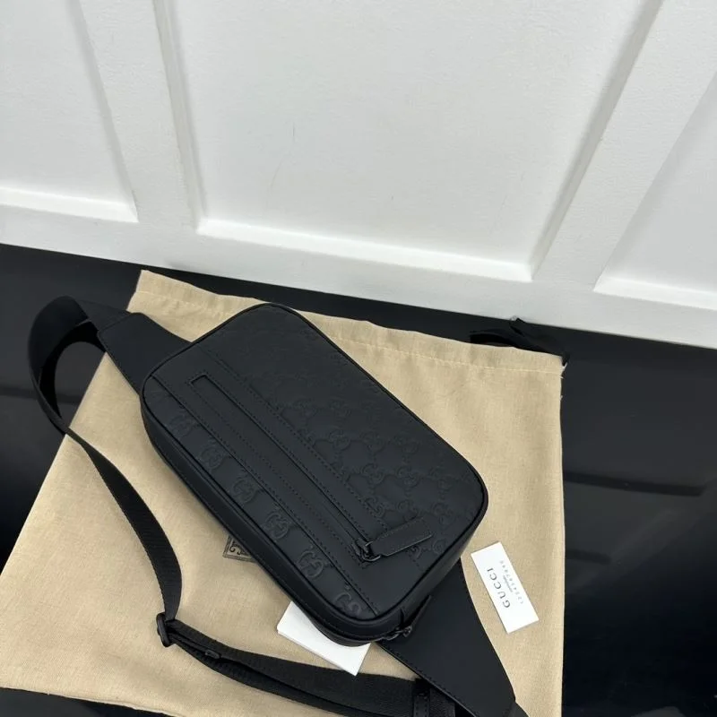 Low-cost Gucci Waist Chest Packs