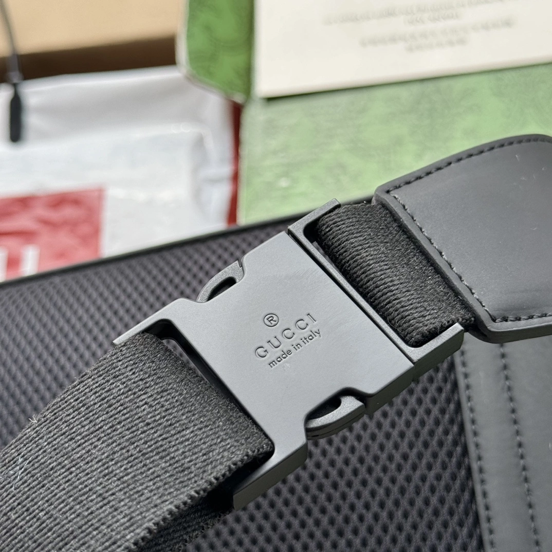 Cut-rate Gucci Waist Chest Packs