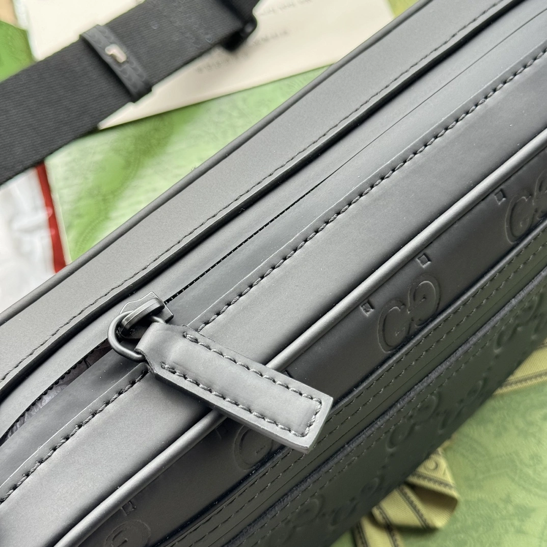 Cut-rate Gucci Waist Chest Packs