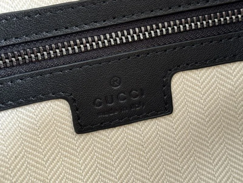 Accurate model Gucci Waist Chest Packs