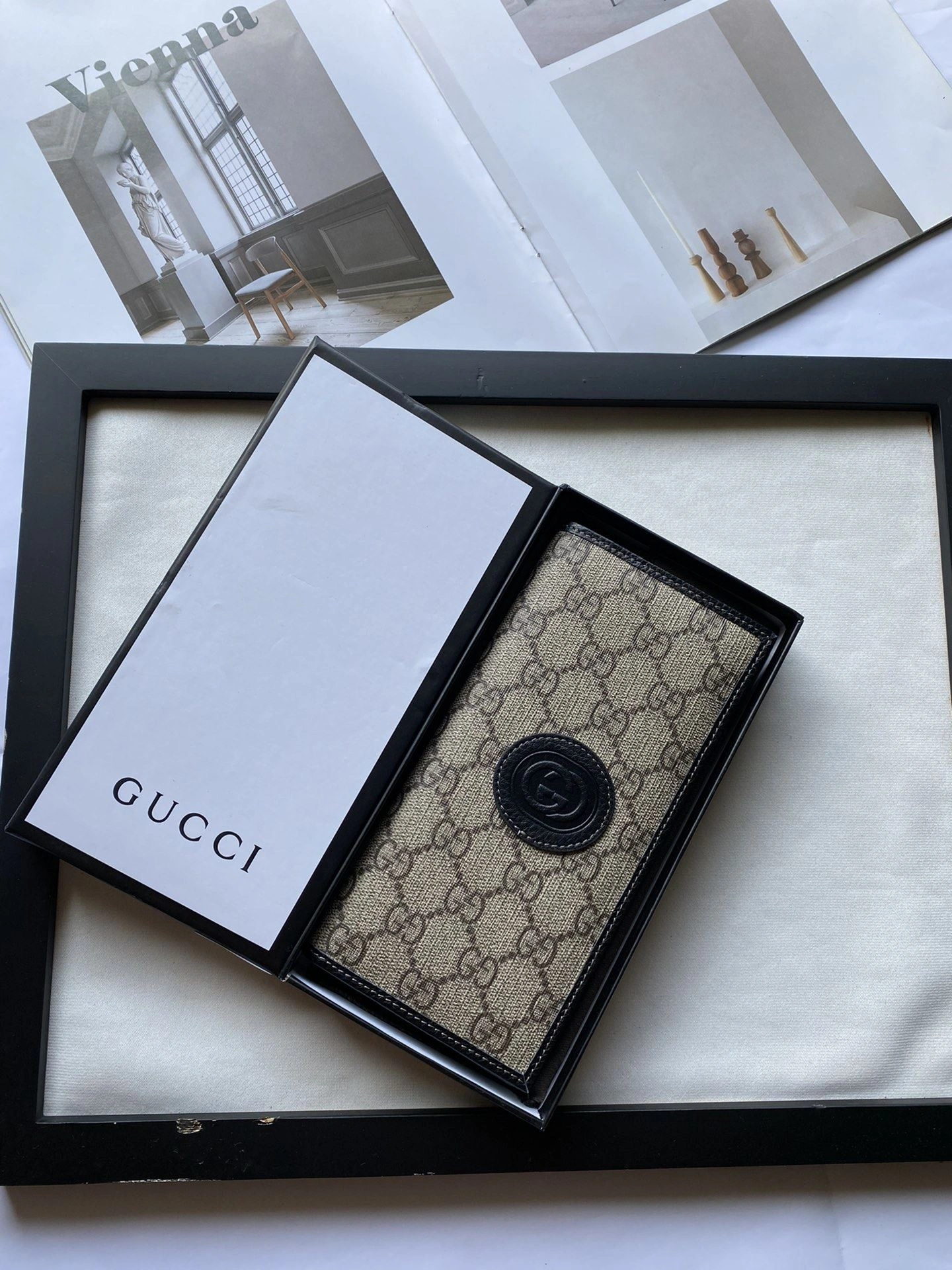Indistinguishable Gucci Wallets Purse