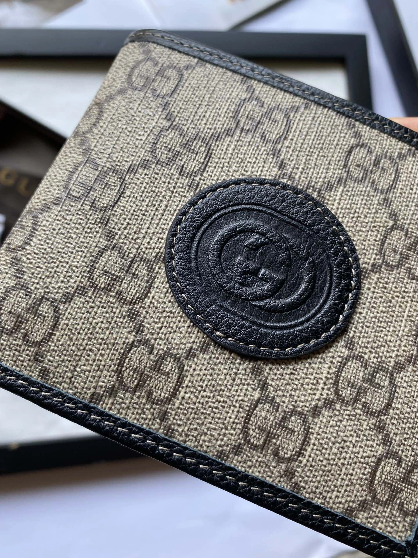 Indistinguishable Gucci Wallets Purse