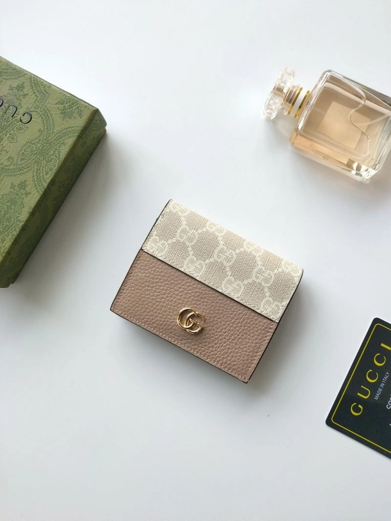 Indistinguishable Gucci Wallets Purse