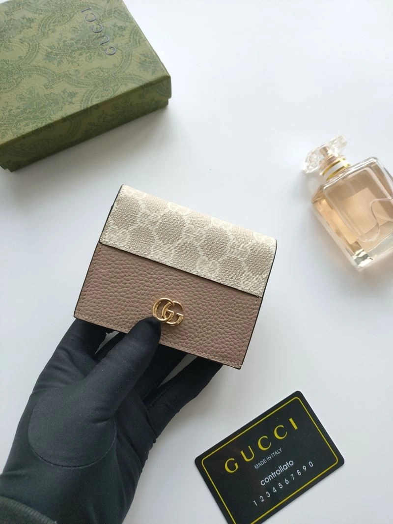 Indistinguishable Gucci Wallets Purse