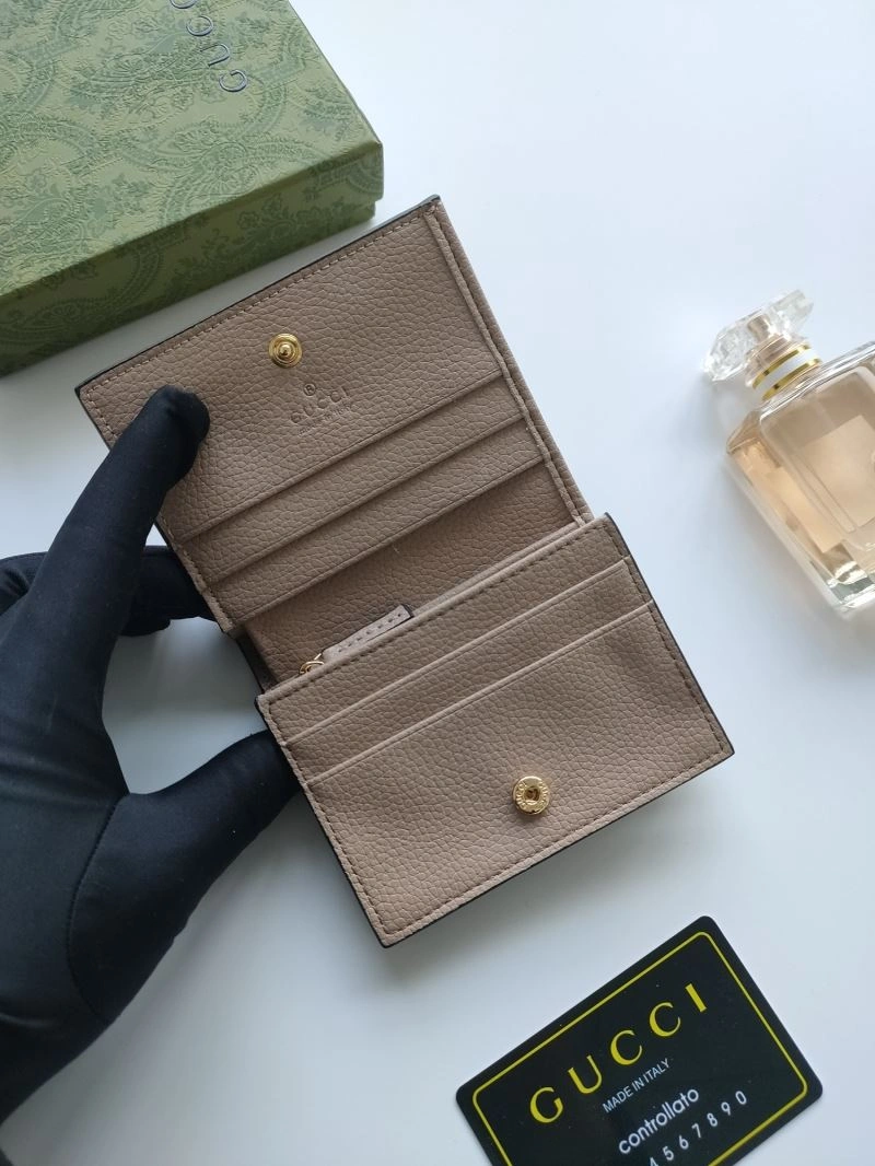 Indistinguishable Gucci Wallets Purse